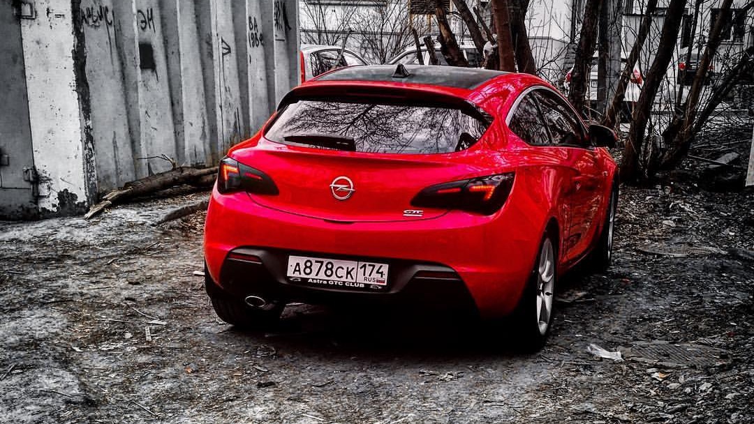 Opel Astra J GTC 1.6 бензиновый 2012 | Red square на DRIVE2