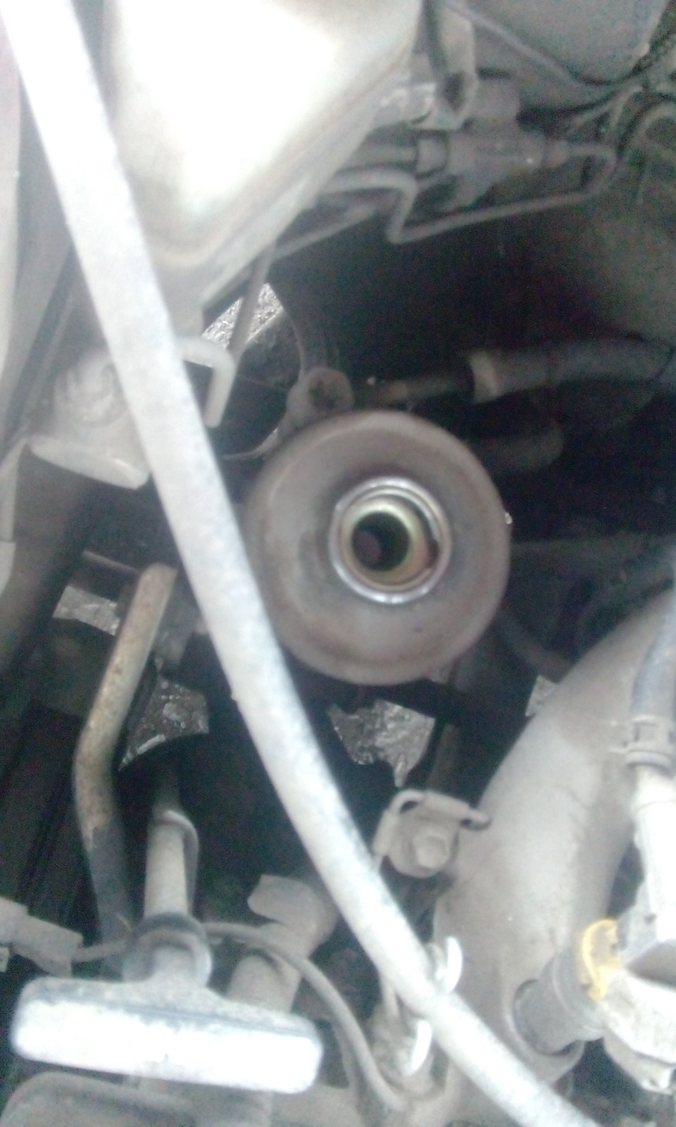 Замена жидкости гидроусилителя ГУР — Toyota Sprinter (100), 1,6 л, 1993 ...