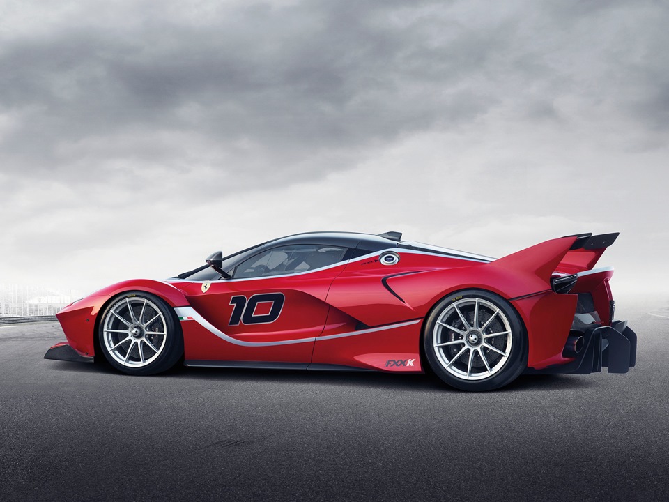 Скоро будет кузовной ремонт. Цвет Гиперкара Ferrari FXX K. Ранее был Ferrari FXX. — BMW 7 series ...