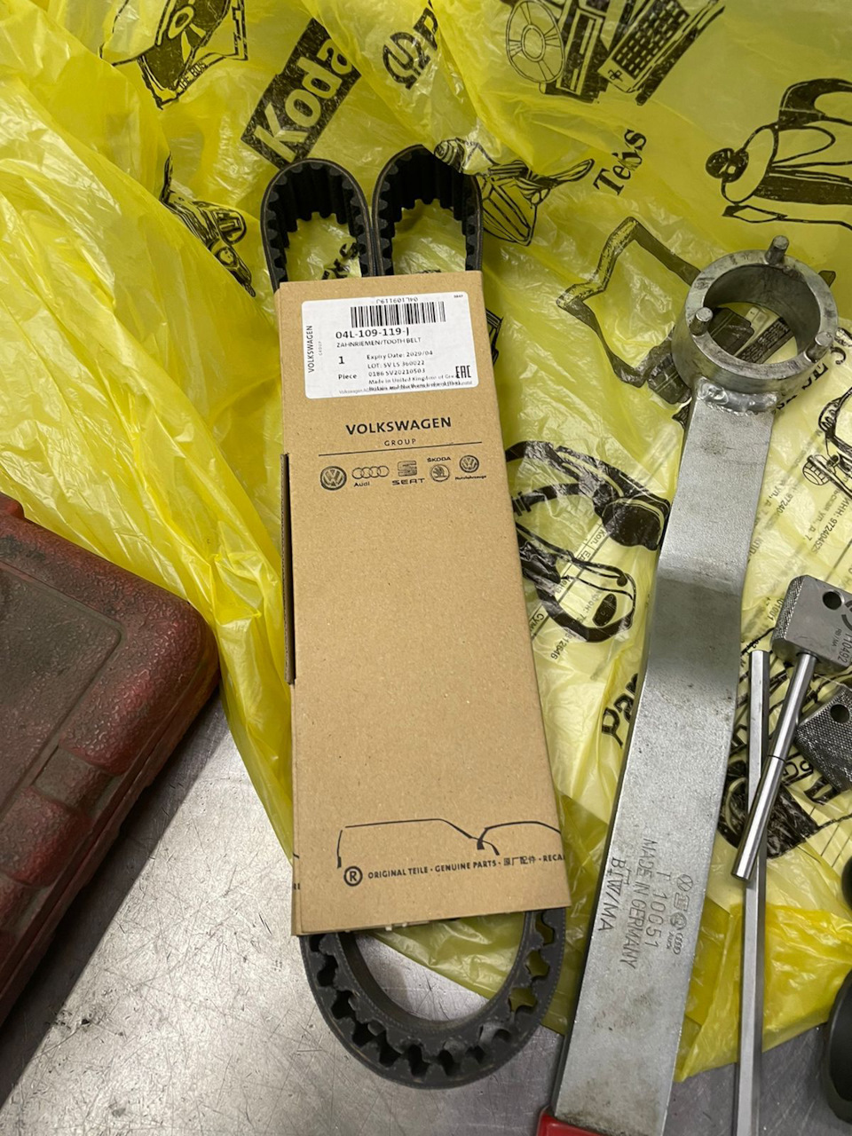 04L109119 Ремень ГРМ 145 зубьев VAG | Запчасти на DRIVE2