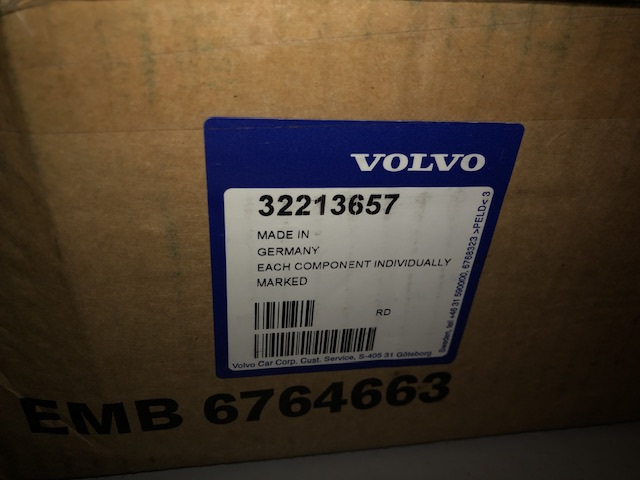 То 1 замена грм и агрегатного ремня — Volvo S60 (3G), 2 л, 2020 года ...