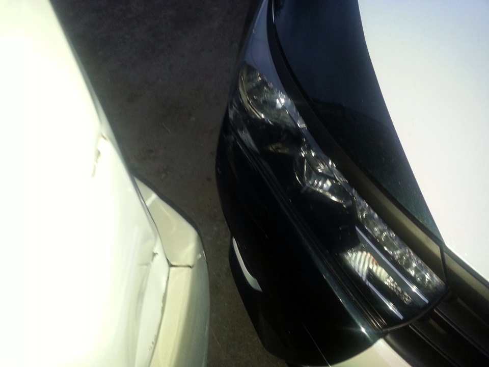 На стоянке. — Toyota Corolla (160), 1,8 л, 2013 года | ДТП | DRIVE2