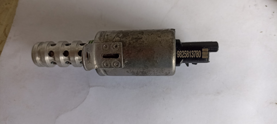 V76042928003 Клапан регулировки фаз газораспределения Peugeot Citroen ...