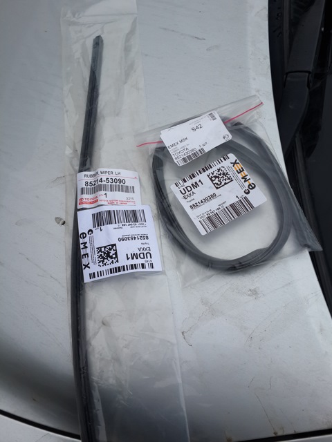 8521453090 Резинка щётки стеклоочистителя правого TOYOTA LEXUS ...