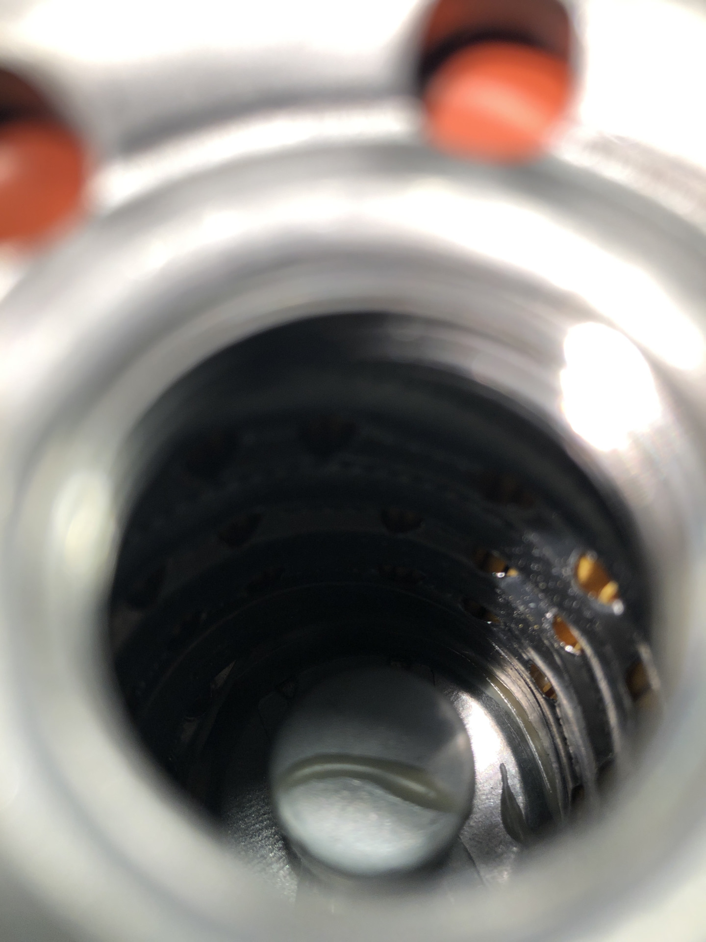 Внешнее визуальное сравнение оригинальных масляных фильтров для 6B31 ...