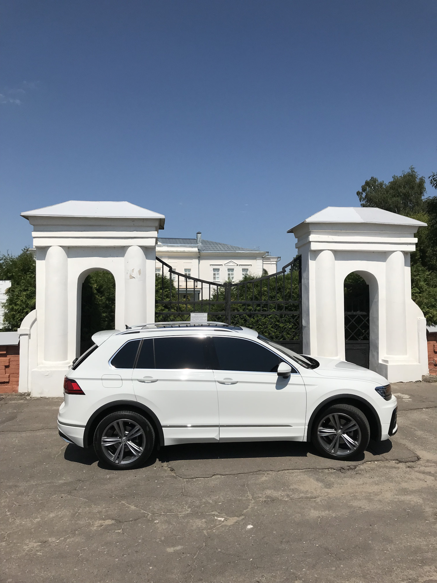 # 12 Салон & AVS — Volkswagen Tiguan (2G), 2 л, 2020 года | аксессуары | DRIVE2