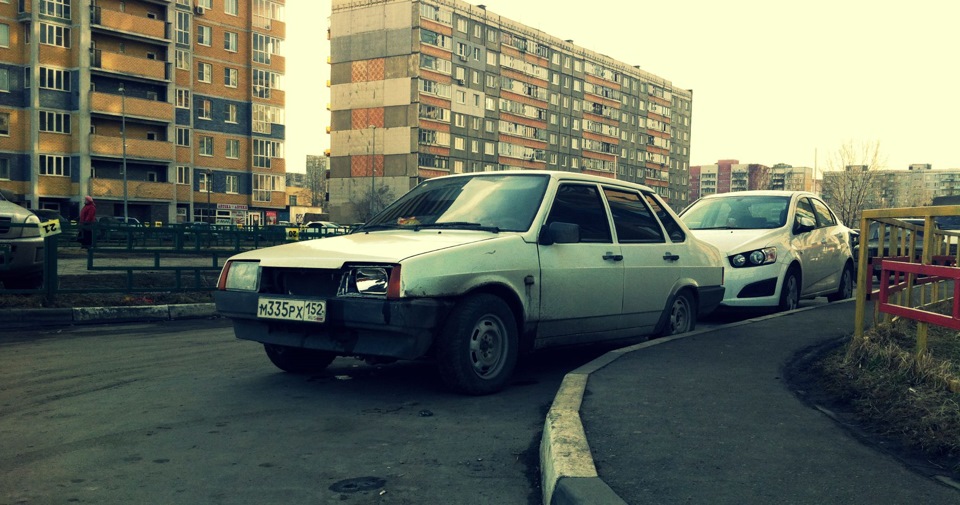 Отвез любимую девушку на учебу… — Lada 21099, 1,5 л, 1999 года | ДТП ...