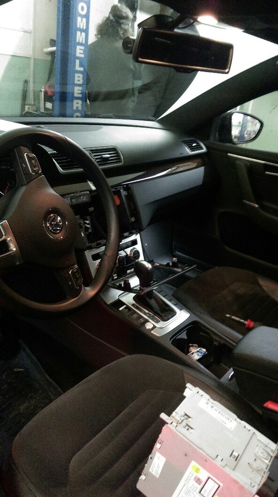 [1] RNS-510 + Камера заднего вида в эмблеме — Volkswagen Passat B7, 1,8 ...