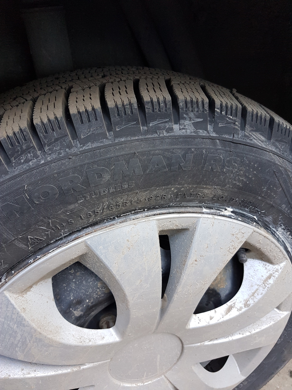 Новые зимние шины — Renault Logan (1G), 1,6 л, 2010 года | шины | DRIVE2