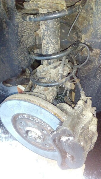 Лопнула пружина и порвало пыльник шруса — Peugeot 406 Break, 2 л, 2000 ...