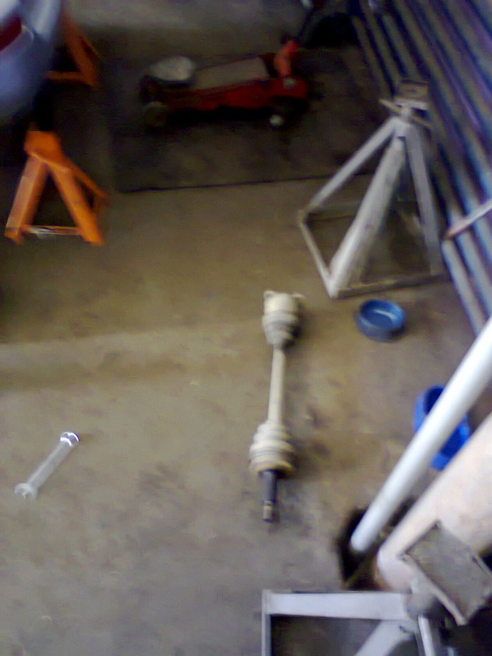 Поменял задний, левый рычаг. — Toyota Hiace Regius, 2,7 л, 1997 года ...