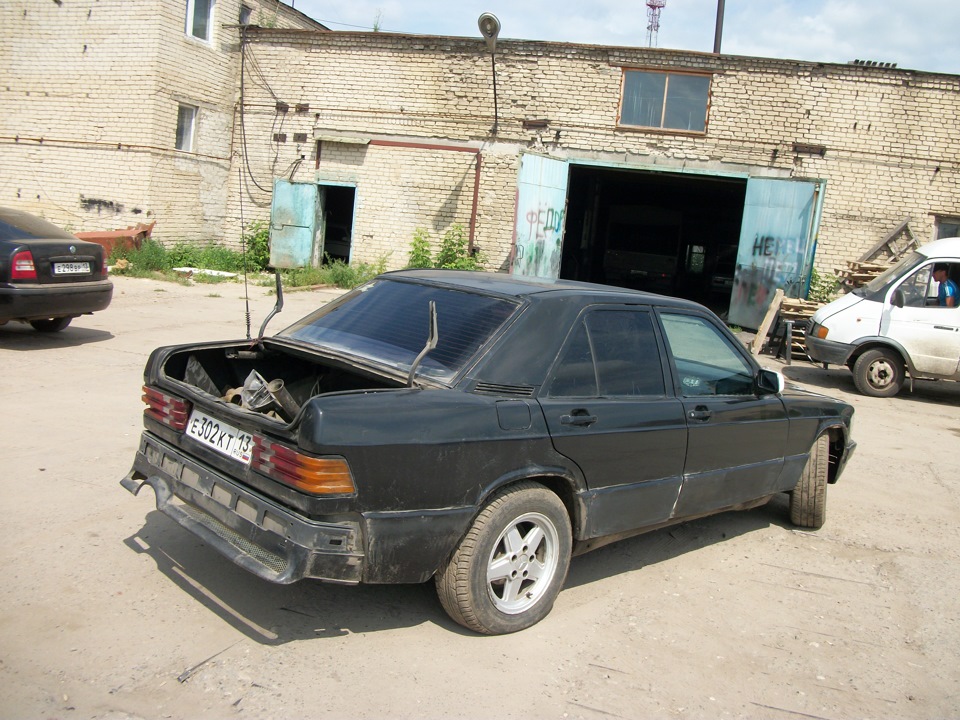 такой купил жуткое зрелище — Mercedes-Benz 190 (W201), 2 л, 1989 года ...