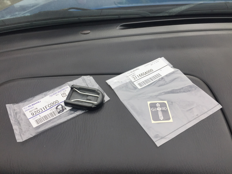 Крепление внутрисалонного зеркала OEM & Стикер подрулевого кожуха OEM ...