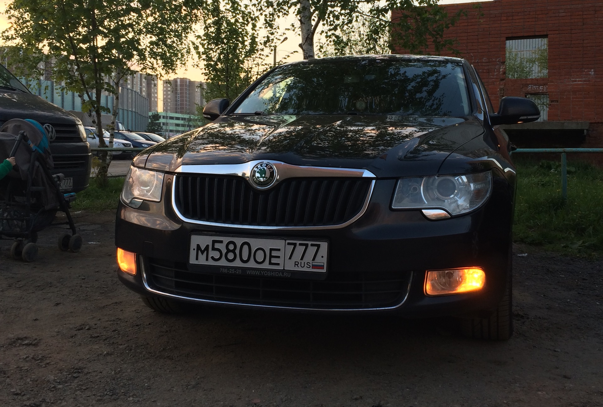 желтые ходовые огни ДХО-желток. — Skoda Superb Mk2, 1,8 л, 2011 года ...