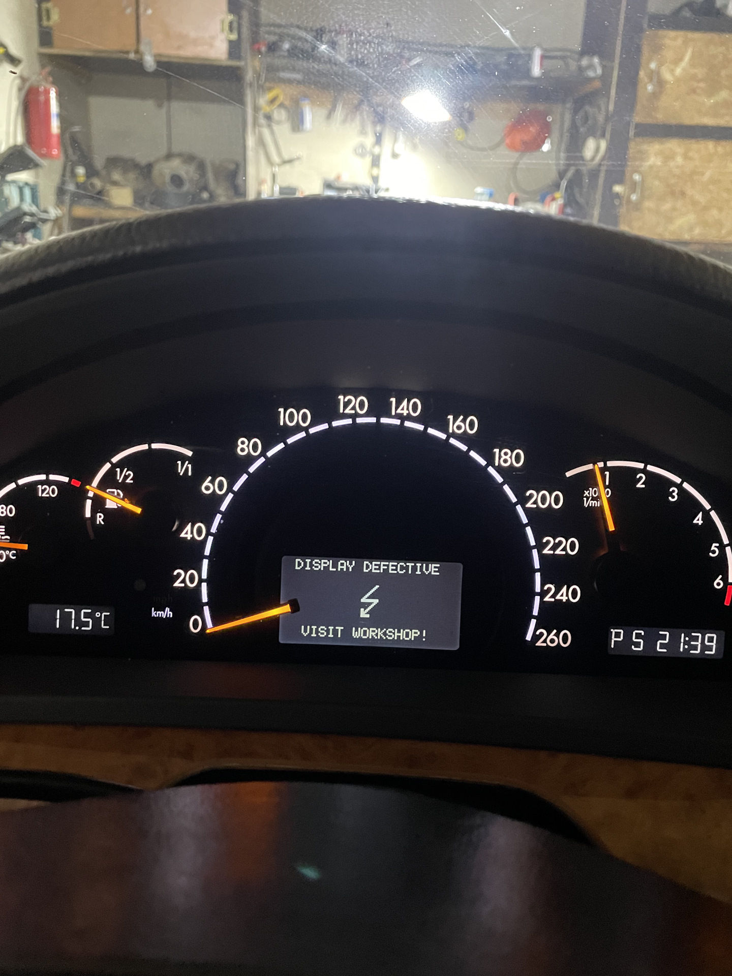 Display defective ABS BAS SRS ESP — Mercedes-Benz S-Class (W220), 5 л ...