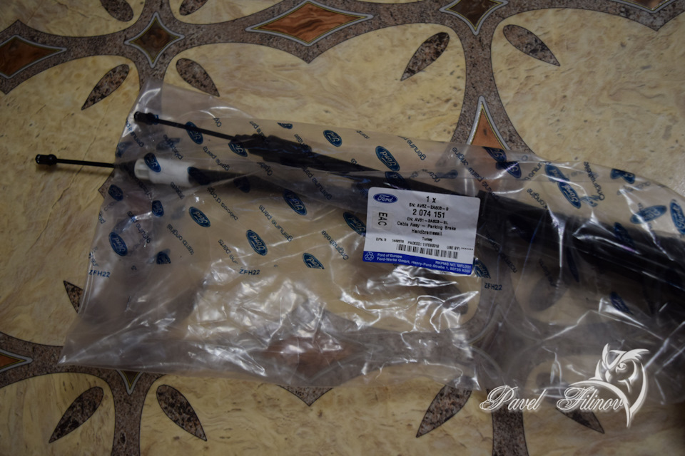 Замена тросов ручного тормоза — Ford Focus Hatchback III, 1,6 л, 2012 ...