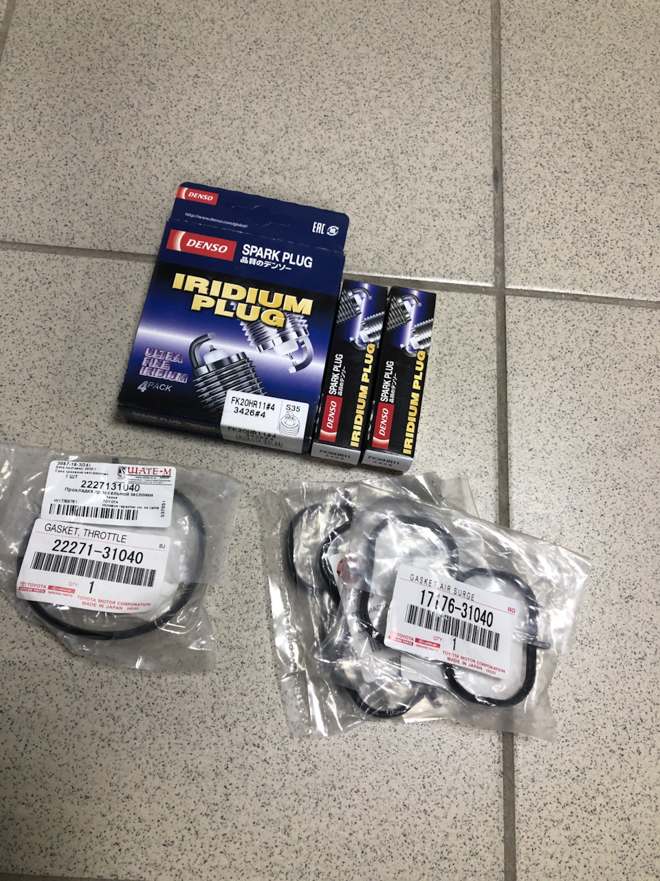 Замена свечей — Toyota Highlander (XU40), 3,5 л, 2011 года | своими ...