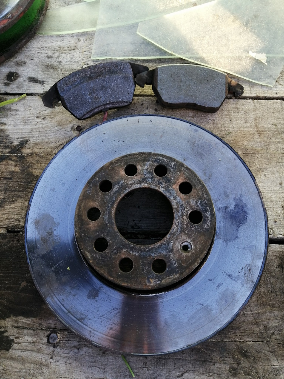 Новые тормозные диски и колодки — Skoda Octavia A5 Mk2, 1,8 л, 2011 ...