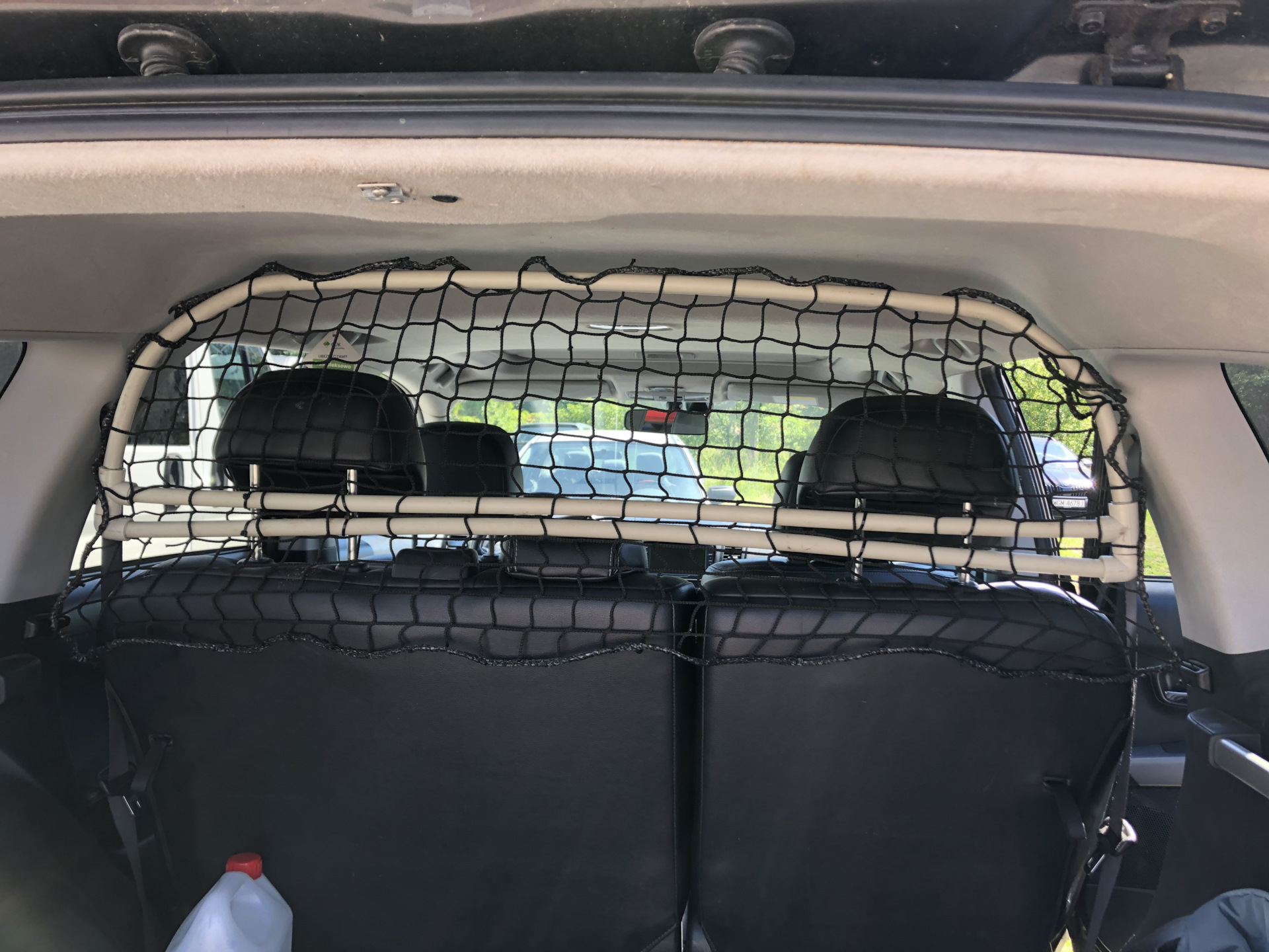 Сетка от собаки — Mitsubishi Outlander XL, 2,4 л, 2007 года | своими ...