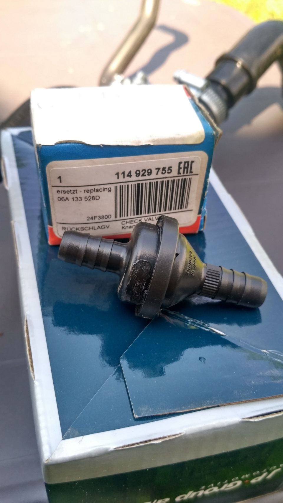 06A133528D Клапан, отвода воздуха из картера VAG | Запчасти на DRIVE2