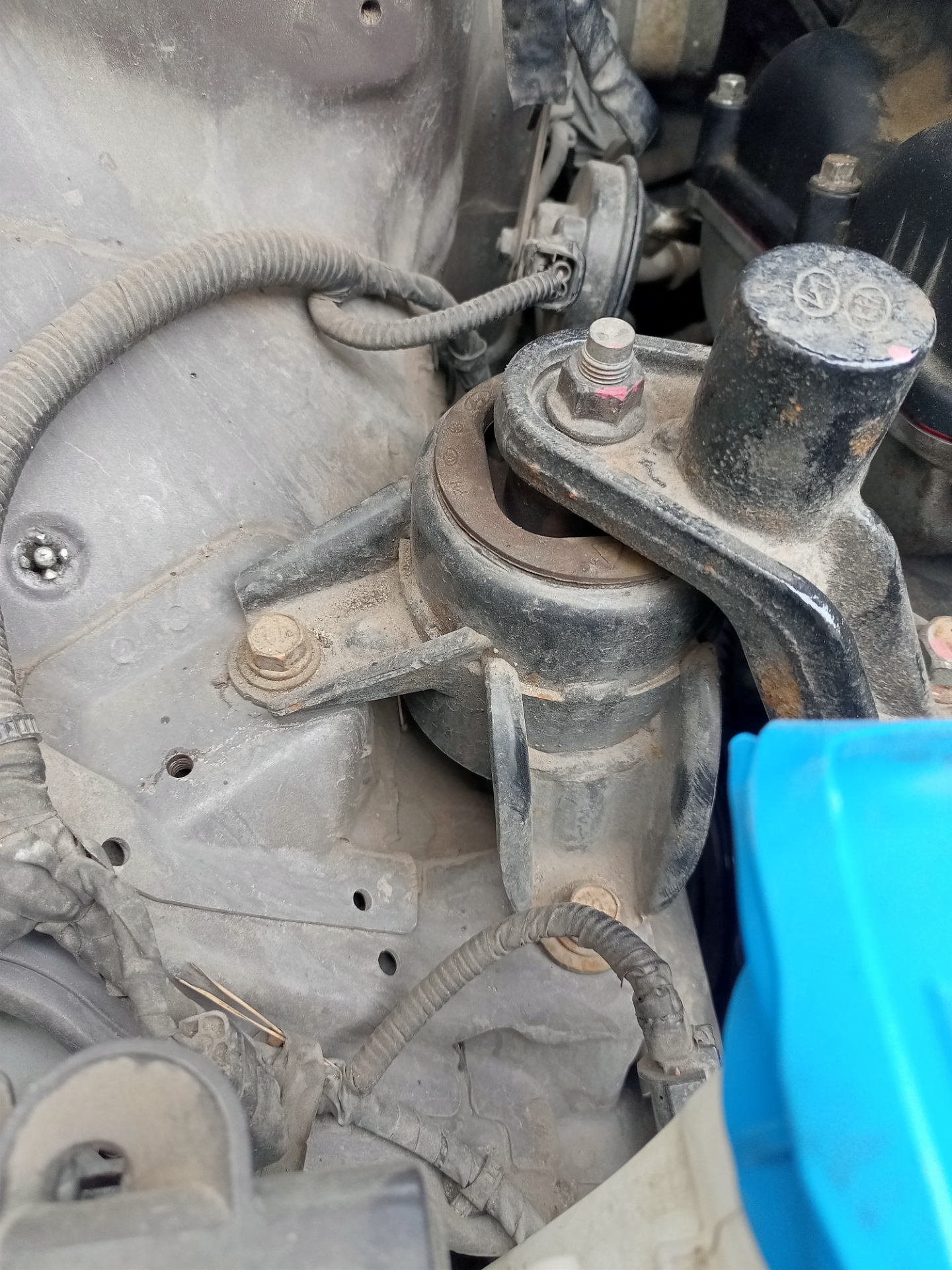 Замена гидроопоры 21810A5500 Kia ceed 2 jd — KIA Ceed (2G), 1,6 л, 2013 ...