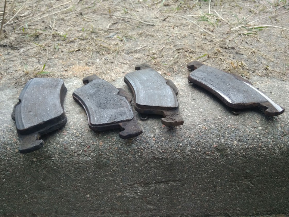 Задние суппорта и колодки — Renault Laguna II, 1,9 л, 2006 года | визит ...