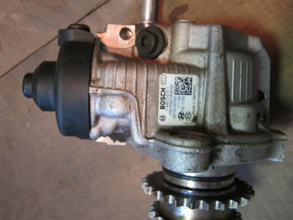 Топливный насос высокого давления (ТНВД) на Hyundai ix35, KIA Sportage ...
