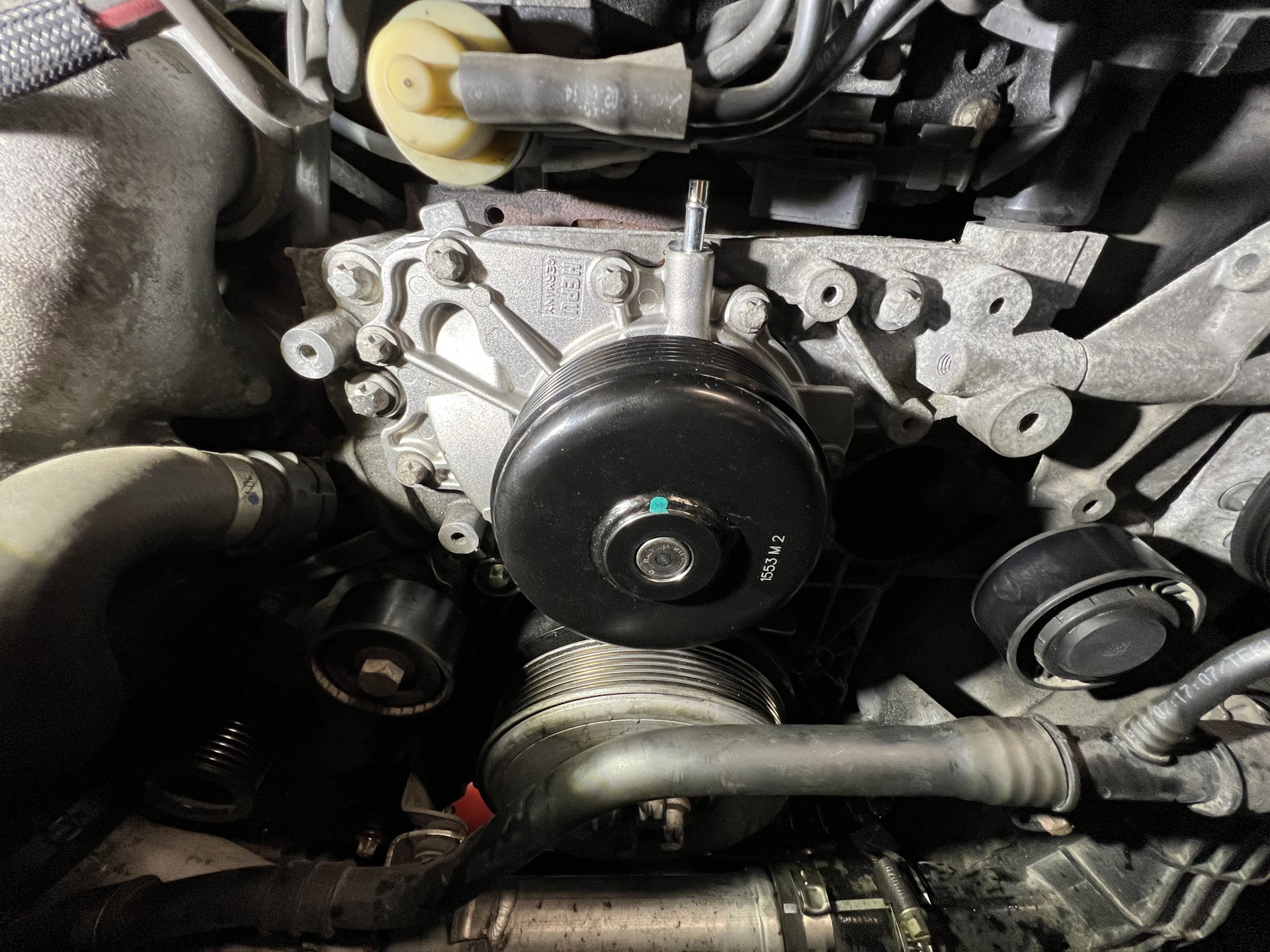 Замена помпы и ремня генератора + обновил антифриз — Mercedes-Benz C ...