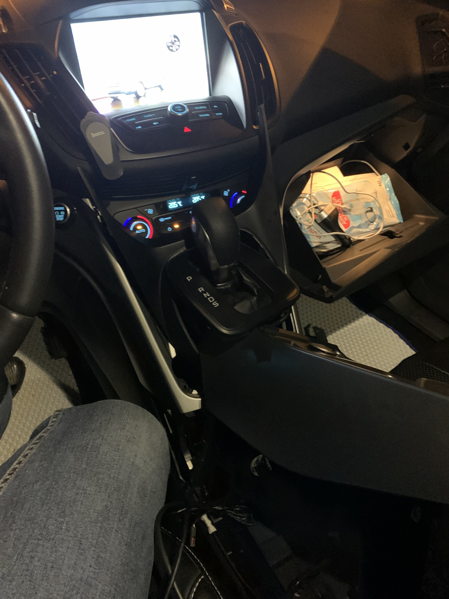 Медиа хаб usb руками рукожопа) — Ford Kuga (2G), 2,5 л, 2018 года ...