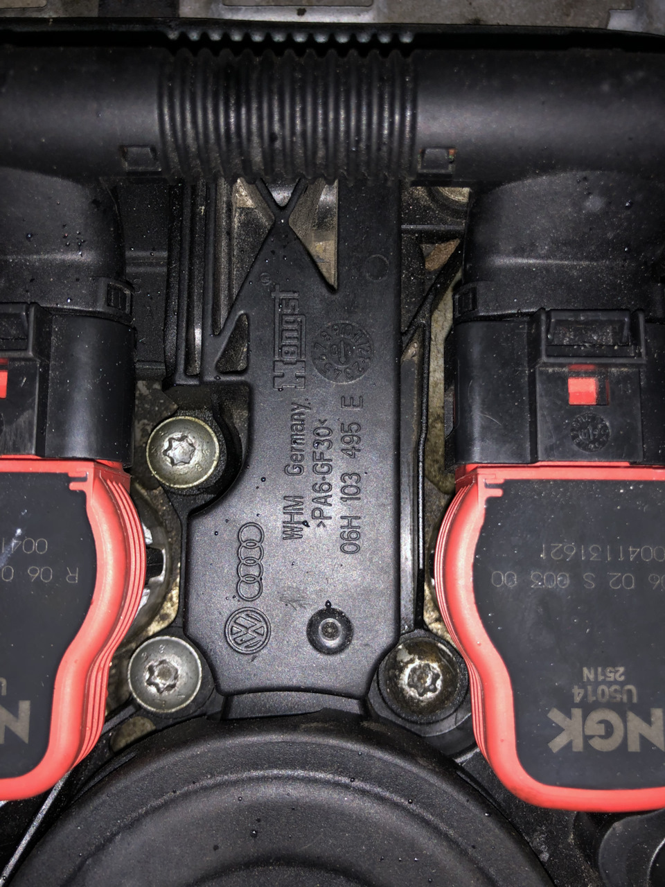 Замена катушек зажигания NGK U5014 — Skoda Octavia Combi RS A5 Mk2, 2 л ...