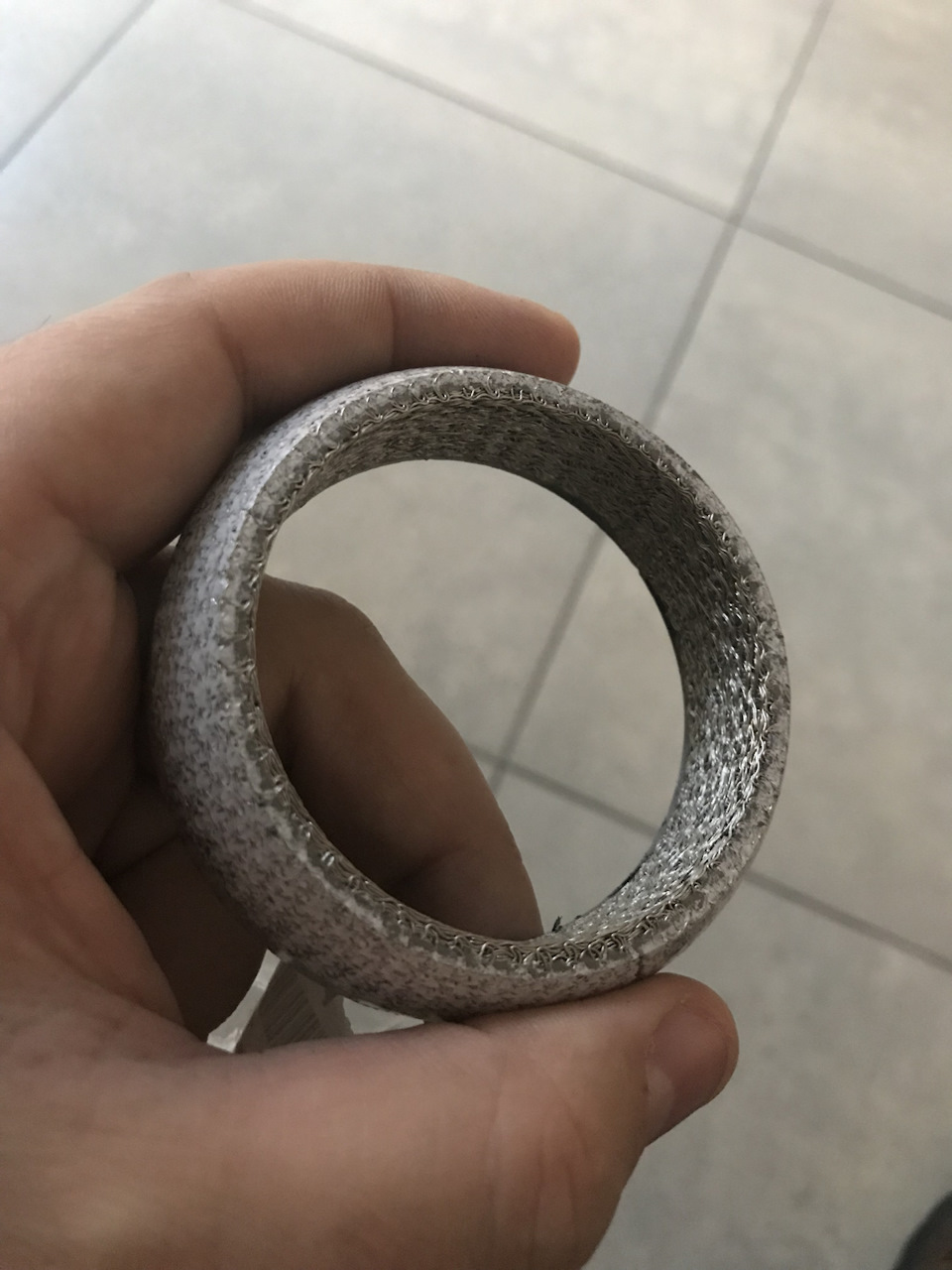 Уплотнительное кольцо на выпуск — Toyota Prius (20), 1,5 л, 2006 года ...