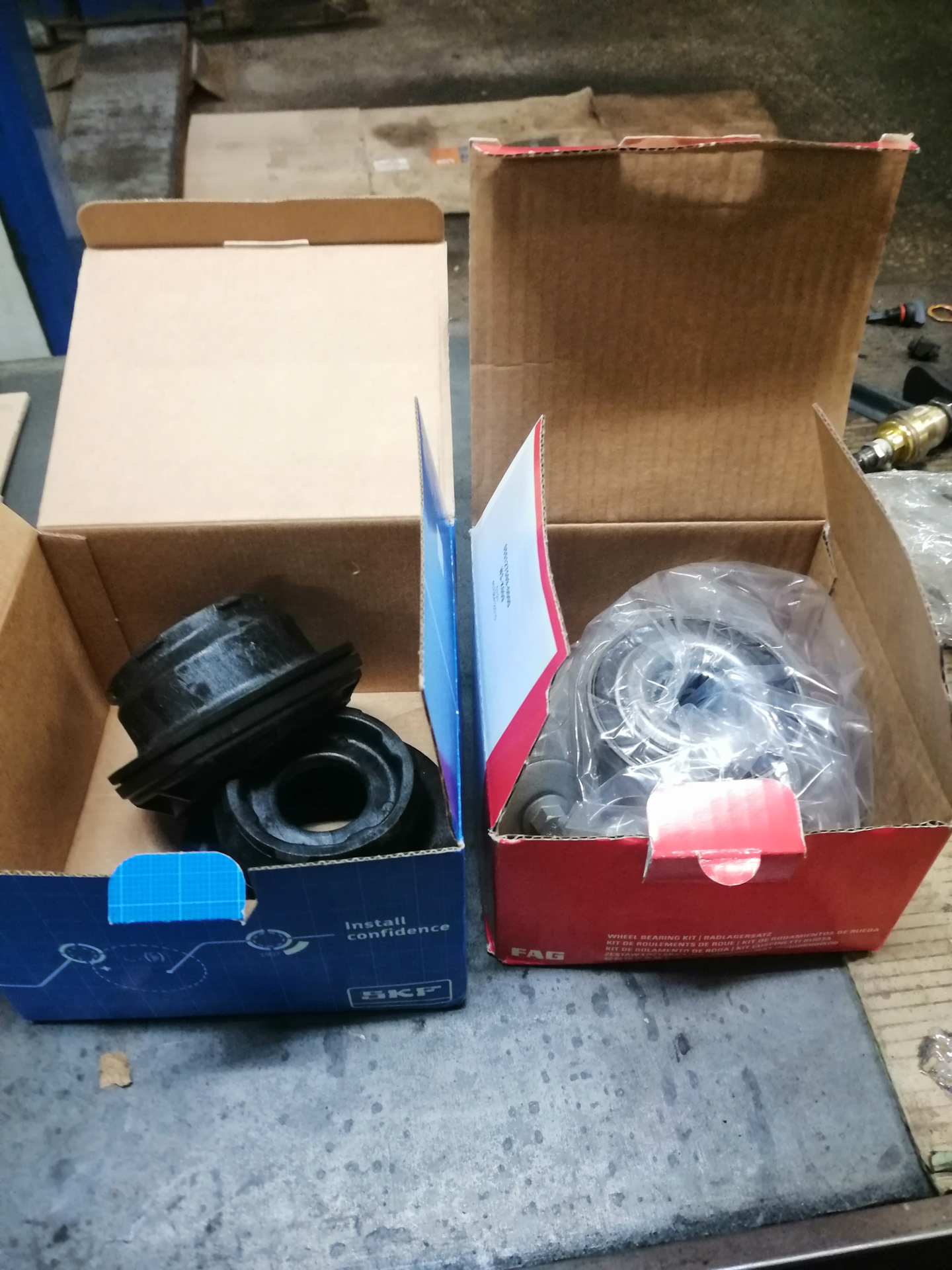 Замена ступичного подшипника, опорного и левого сальника привода ...