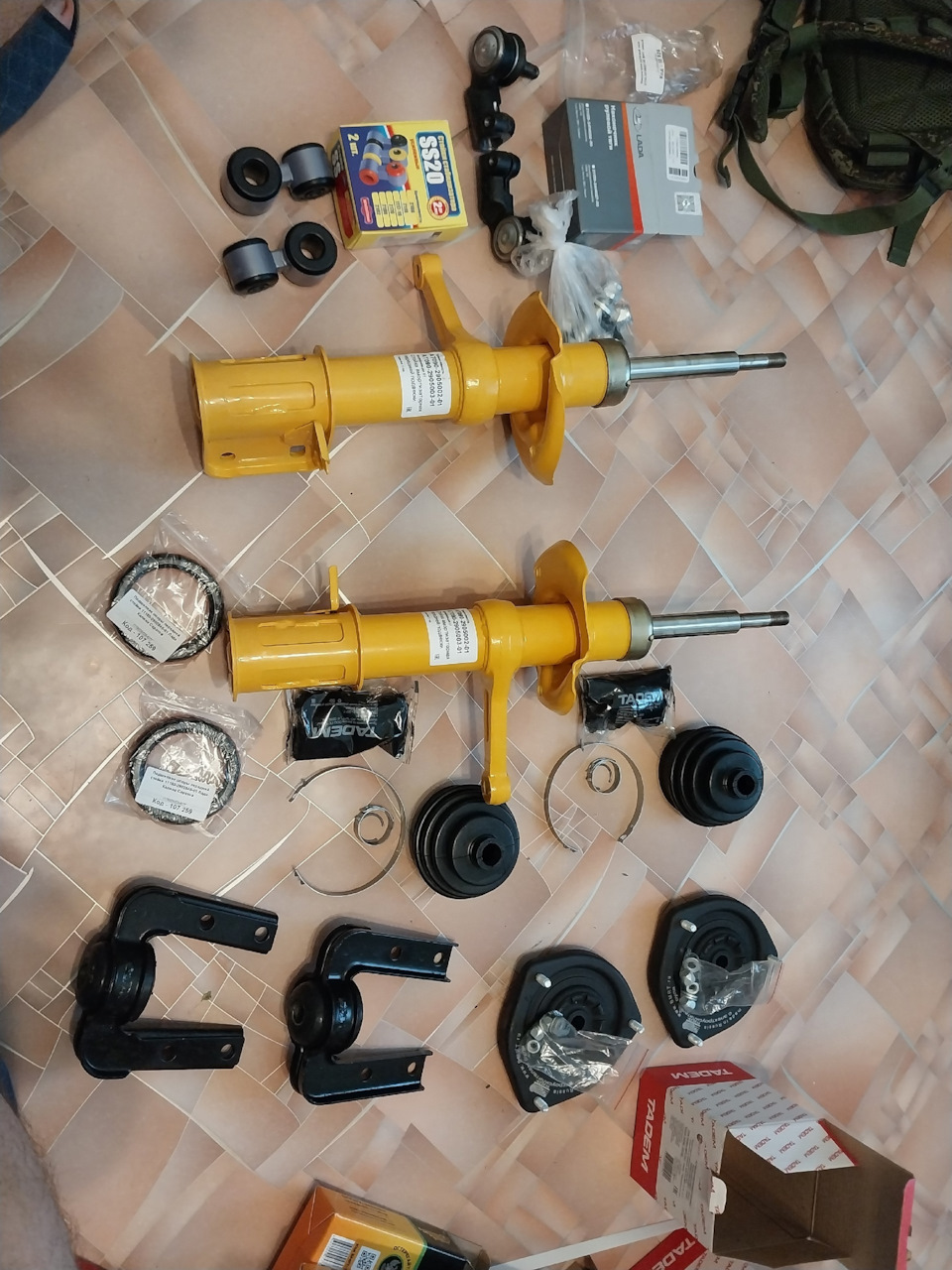 Замена передней подвески на грунте 14 года. — Lada Гранта (2G) FL, 1,6 ...