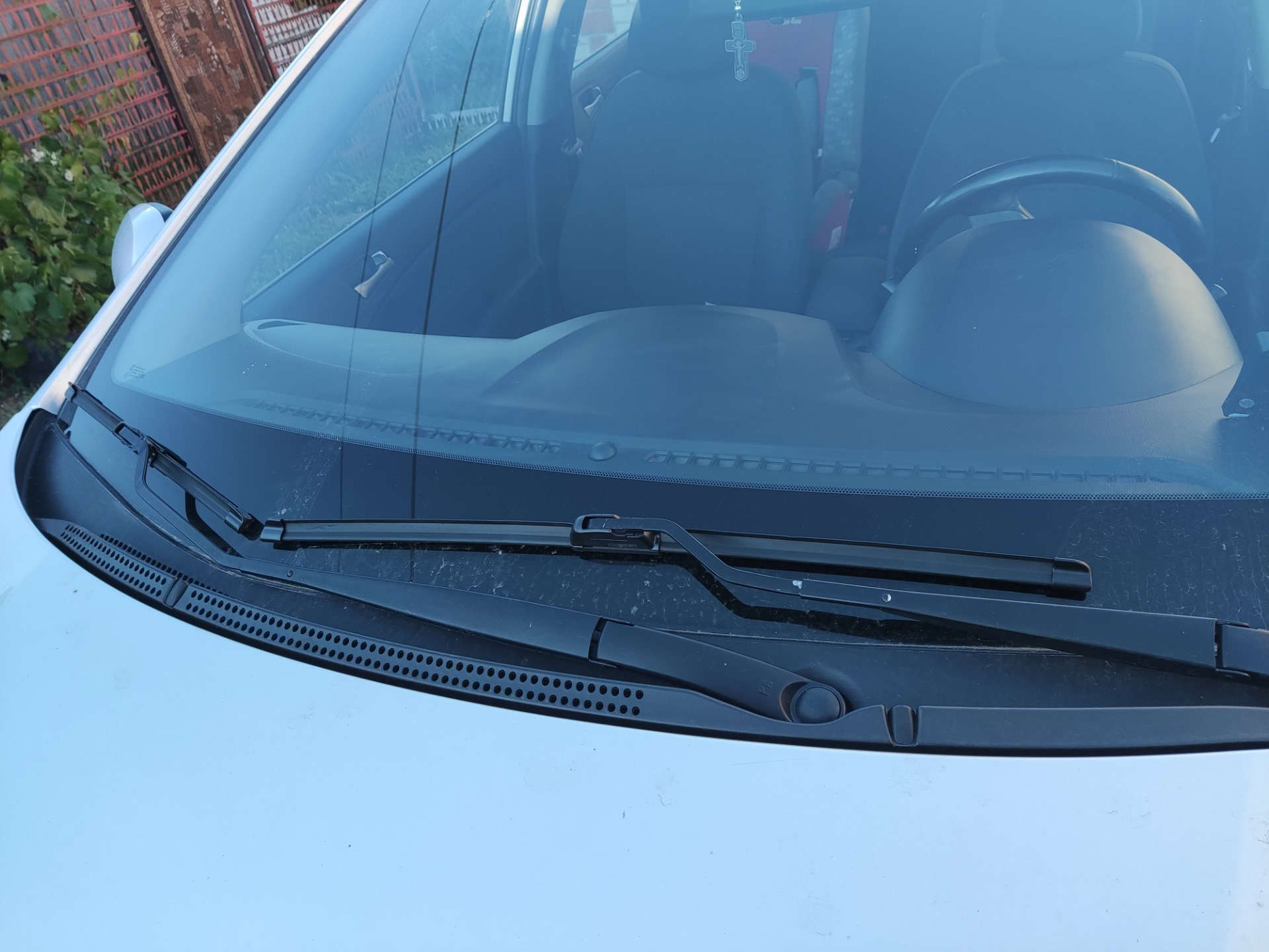 Коврик багажника, дворники — Hyundai Solaris (1G), 1,6 л, 2014 года ...