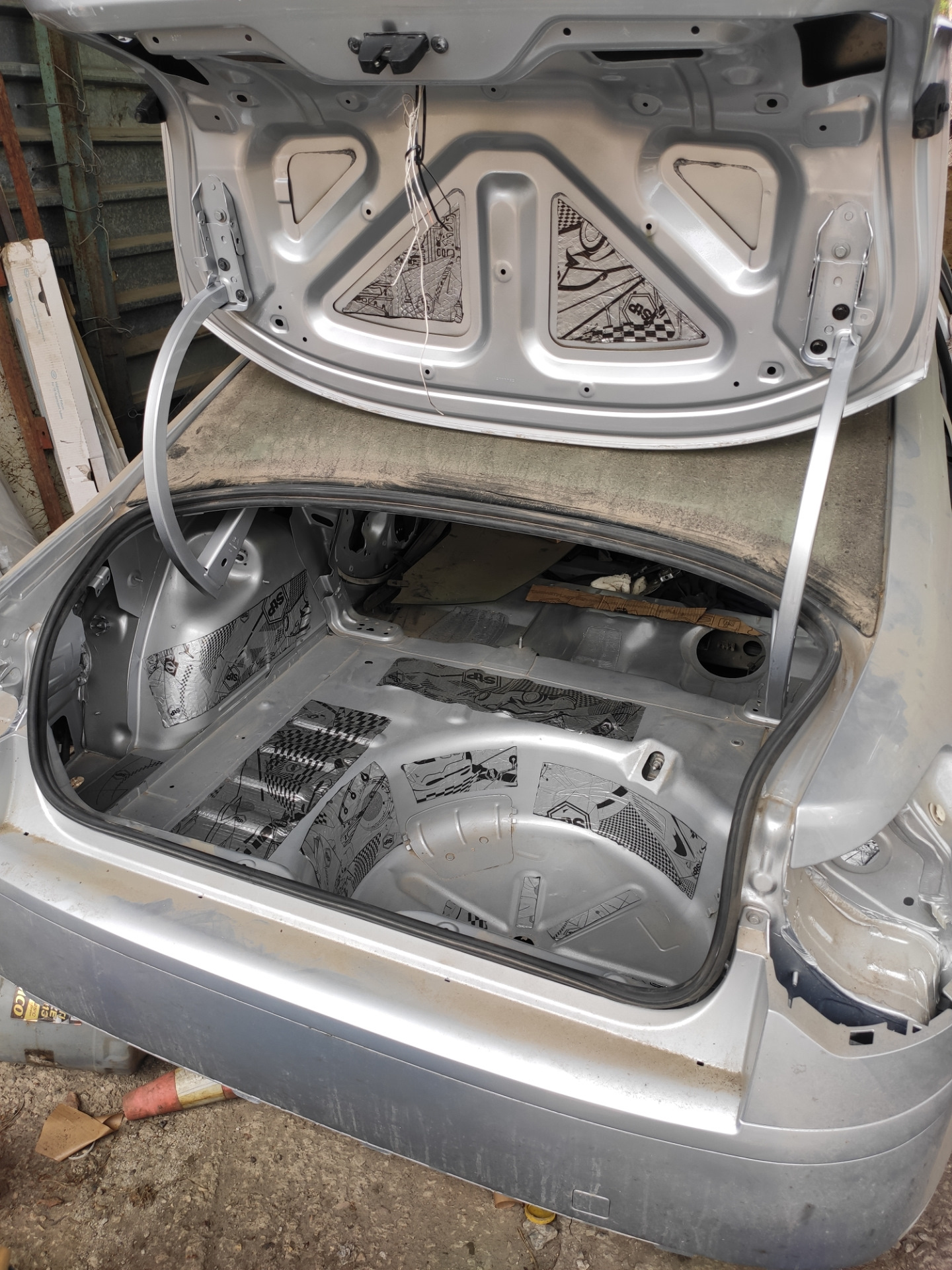 Сборка началась с добавлением комфорта (виброизоляция) — Citroen C5 (2G ...