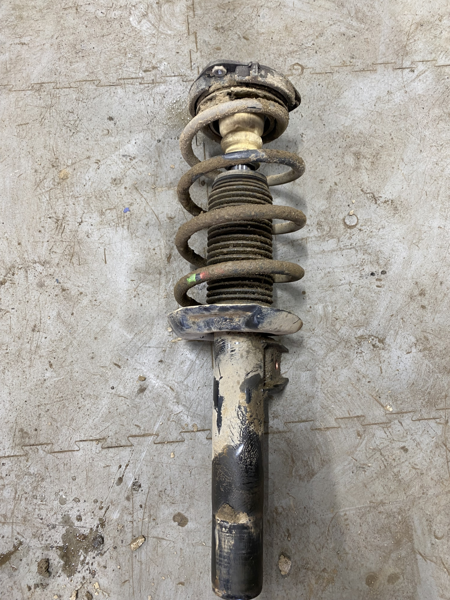 Замена опорных подшипников 6N0412249E — Volkswagen Tiguan (1G), 2 л ...
