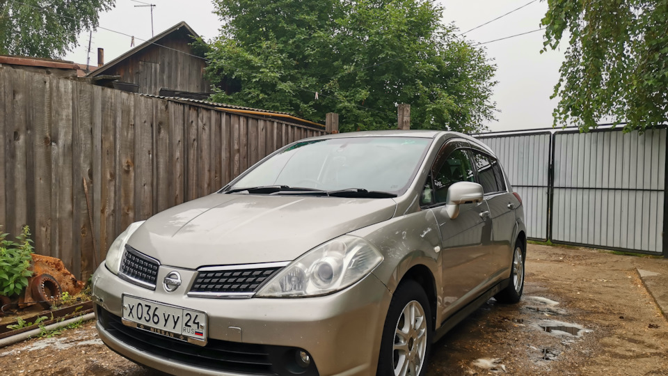 Nissan Tiida (1G) 1.5 бензиновый 2005 | Tesla style на DRIVE2