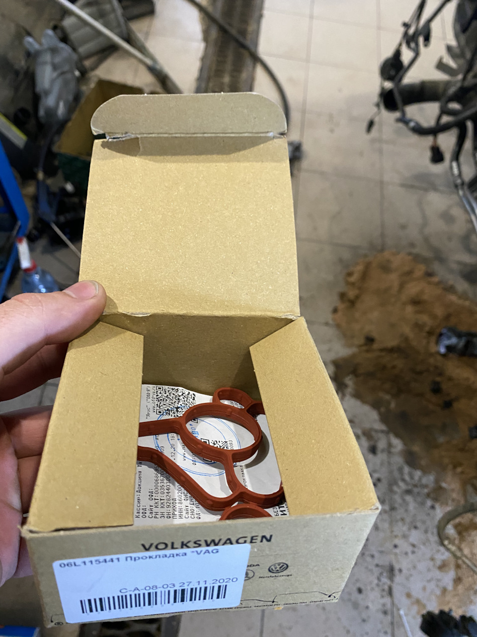 06L115441 Прокладка кронштейна масляного фильтра / AUDI, SEAT, SKODA ...