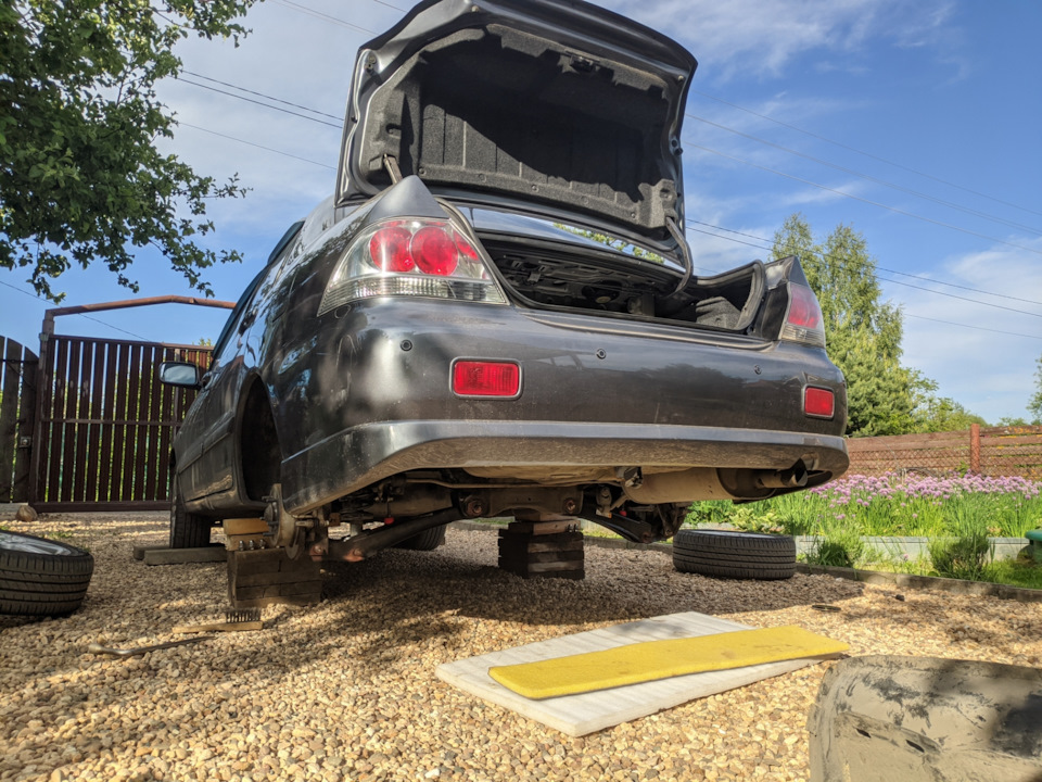 Пушсало в полости. Мастика в подкрылки — Mitsubishi Lancer IX, 2,4 л ...