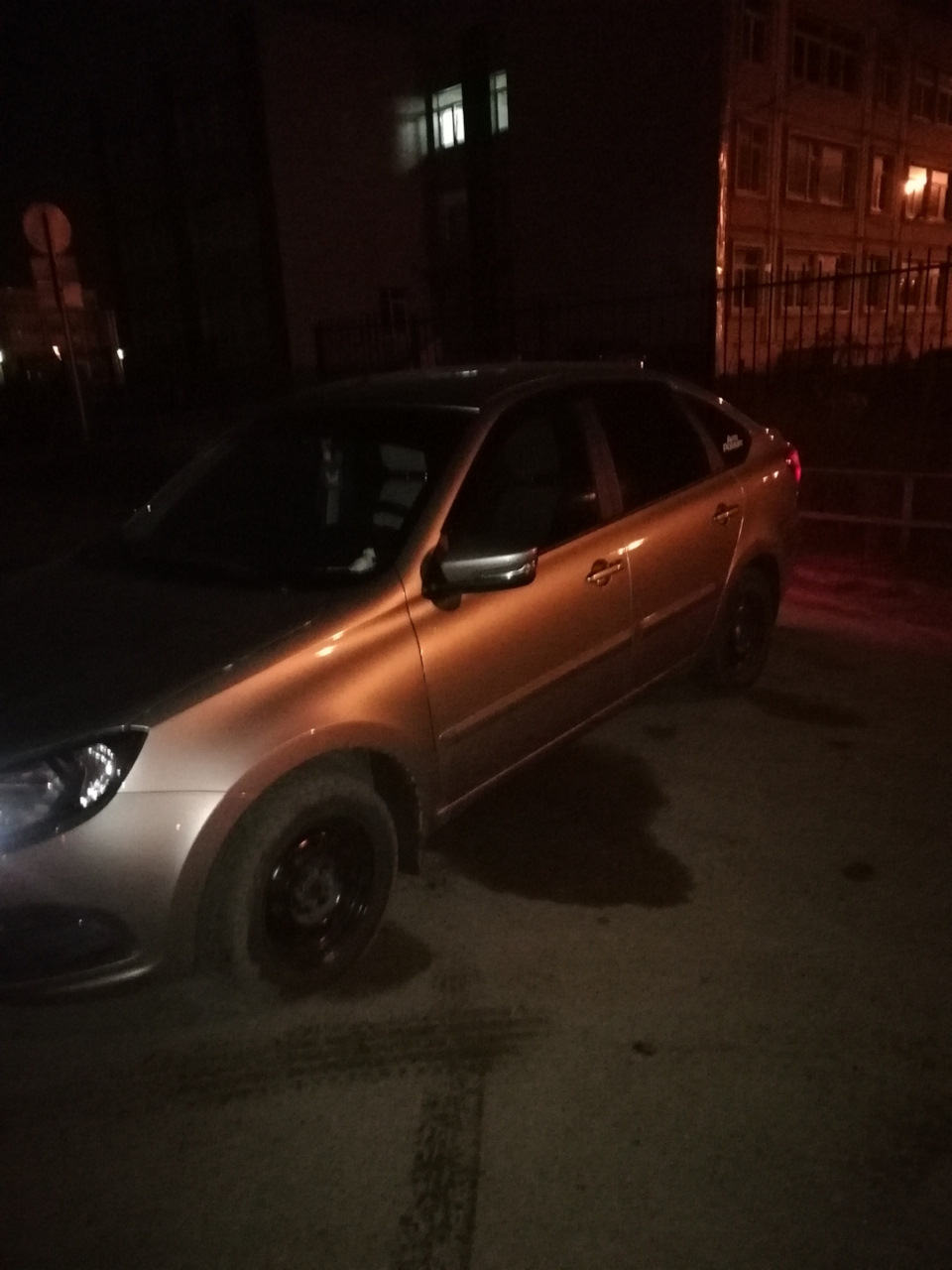 Тонировка 35 процентов — Lada Гранта Лифтбек (2-е поколение), 1,6 л ...