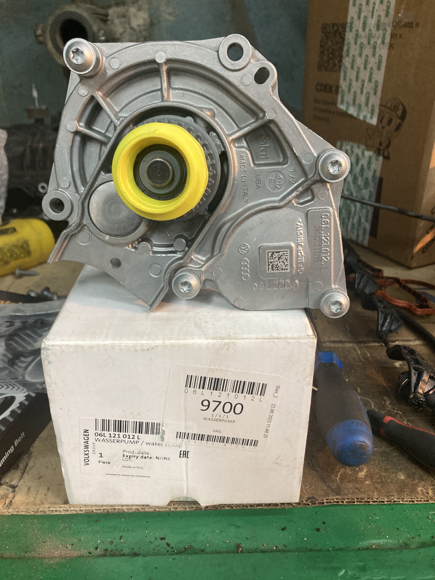 Замена помпы и ТО — Audi A4 Allroad (B9), 2 л, 2016 года | своими ...