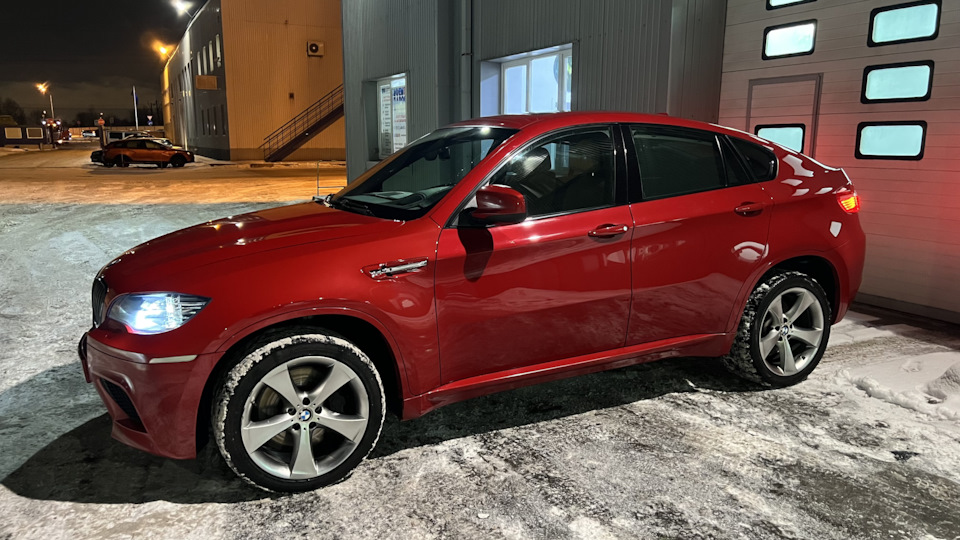 Демонтаж тонировки — BMW X6 M (E71), 4,4 л, 2011 года | стайлинг | DRIVE2