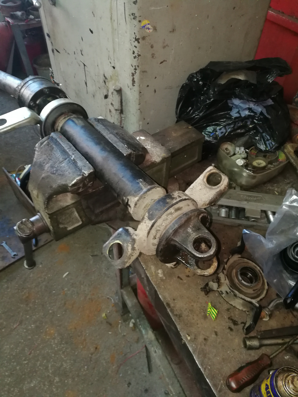 Замена подвесных подшипников кардана. — Mitsubishi Outlander (1G), 2,4 ...