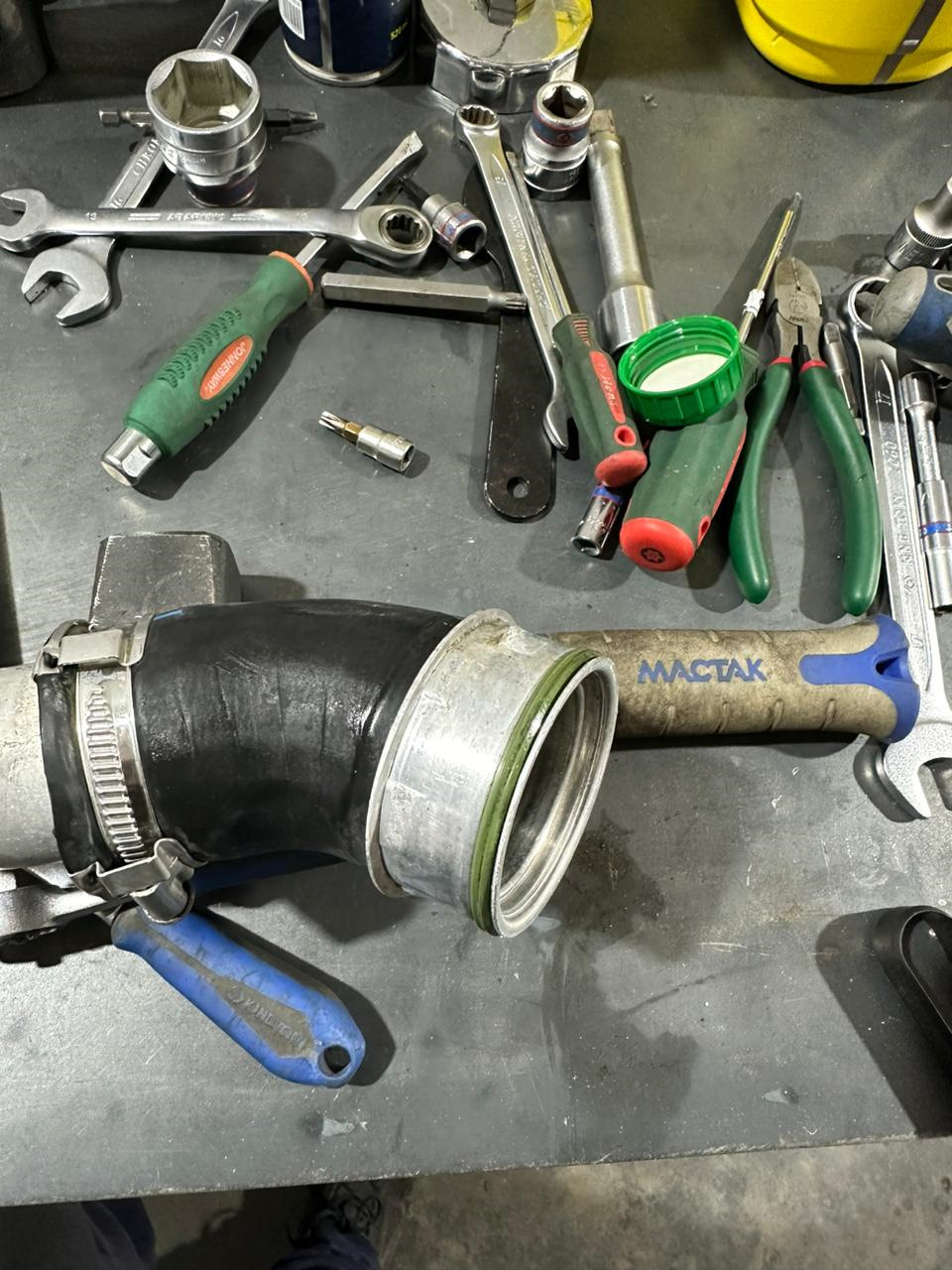 Обслуживание мотора часть 4. — Audi Q7 (1G), 3 л, 2014 года | плановое ...