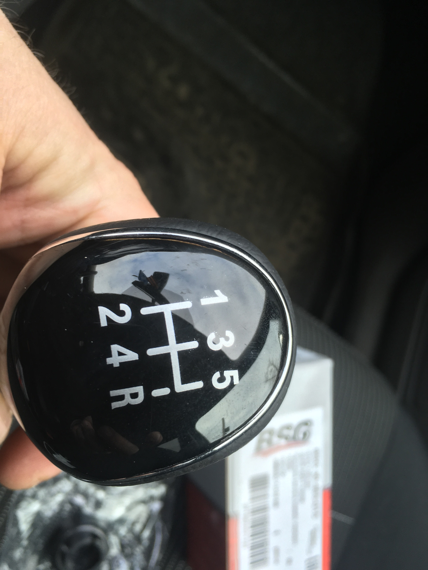 Замена ручки КПП — Ford Focus Hatchback II, 1,8 л, 2010 года | своими ...