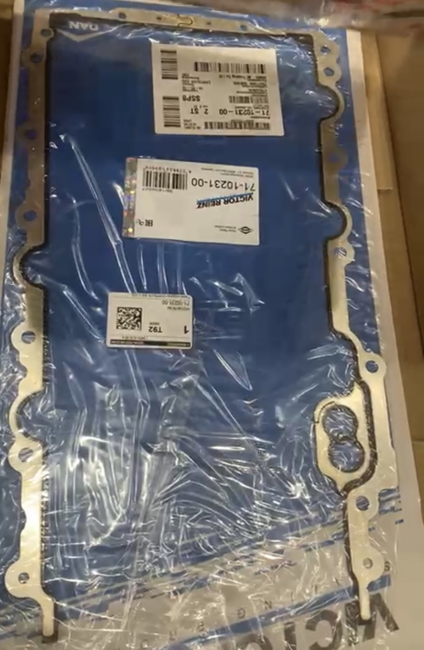 711023100 Прокладка, масляный поддон VICTOR REINZ | Запчасти на DRIVE2