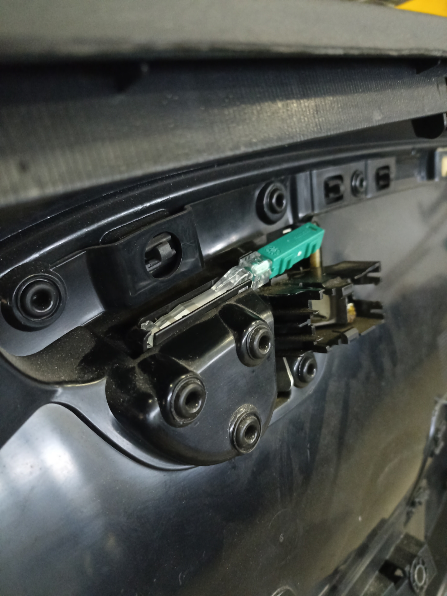 Подсветка ручек) — Volvo XC70 III, 3 л, 2011 года | своими руками | DRIVE2