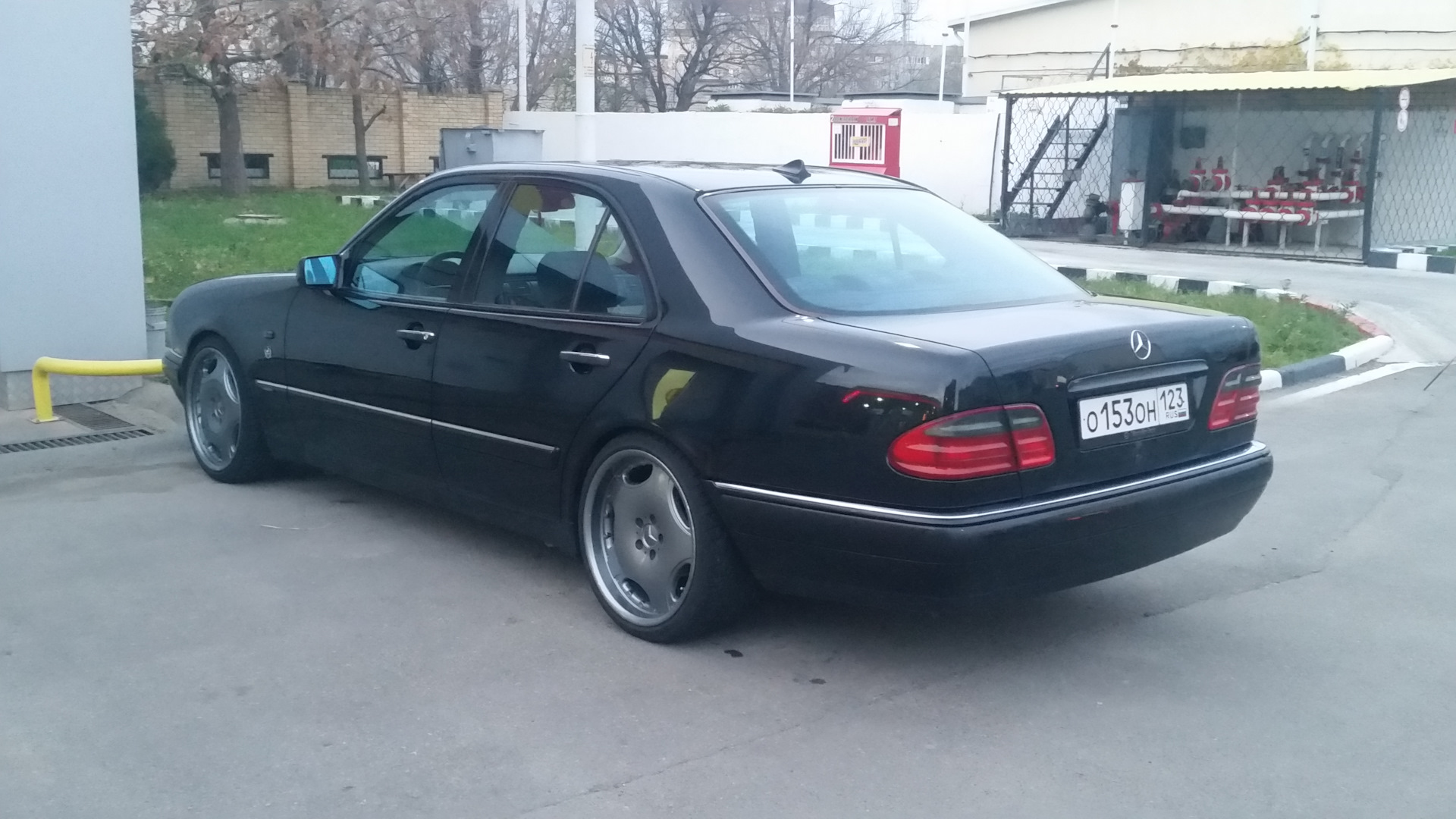 Mercedes-Benz E-Class (W210) 2.4 бензиновый 1999 | W210 E24 Avantgarde на DRIVE2