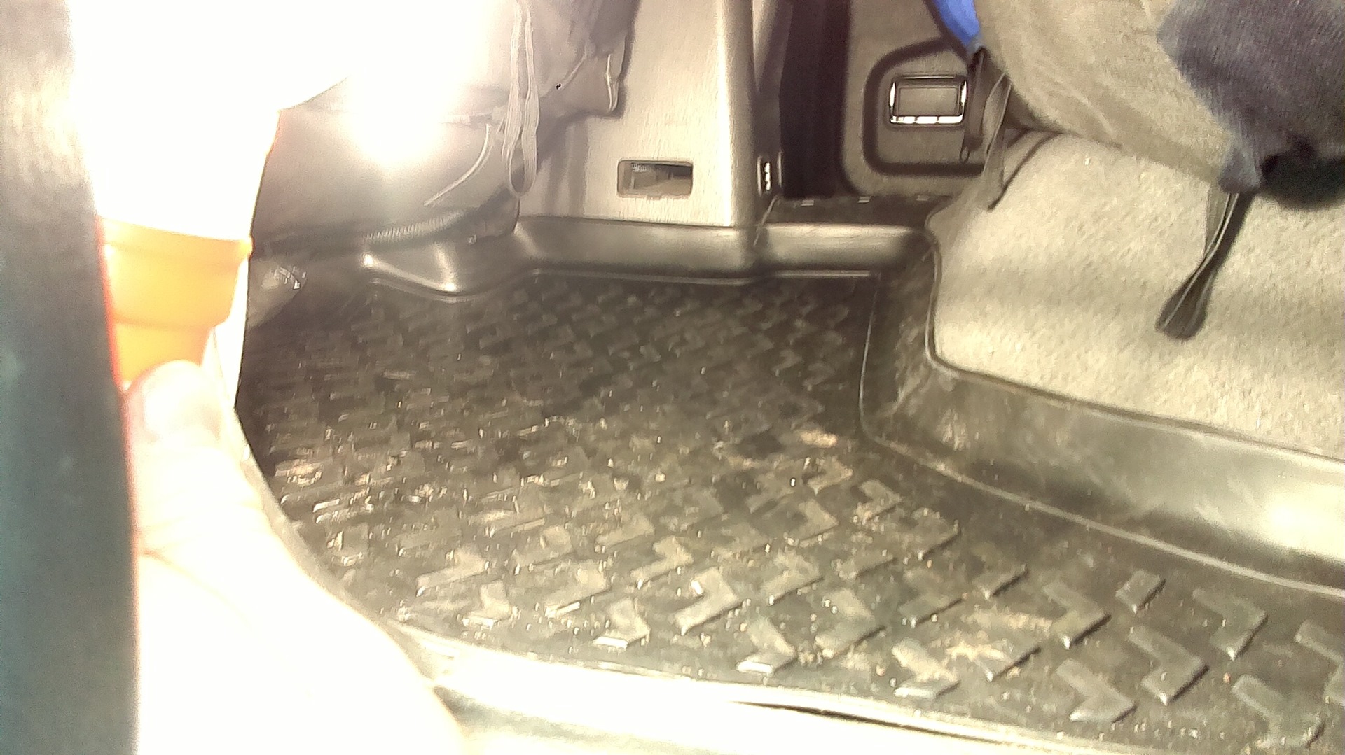 Привезли родные коврики для L200 — Mitsubishi L200 (3G), 2,5 л, 2001 ...