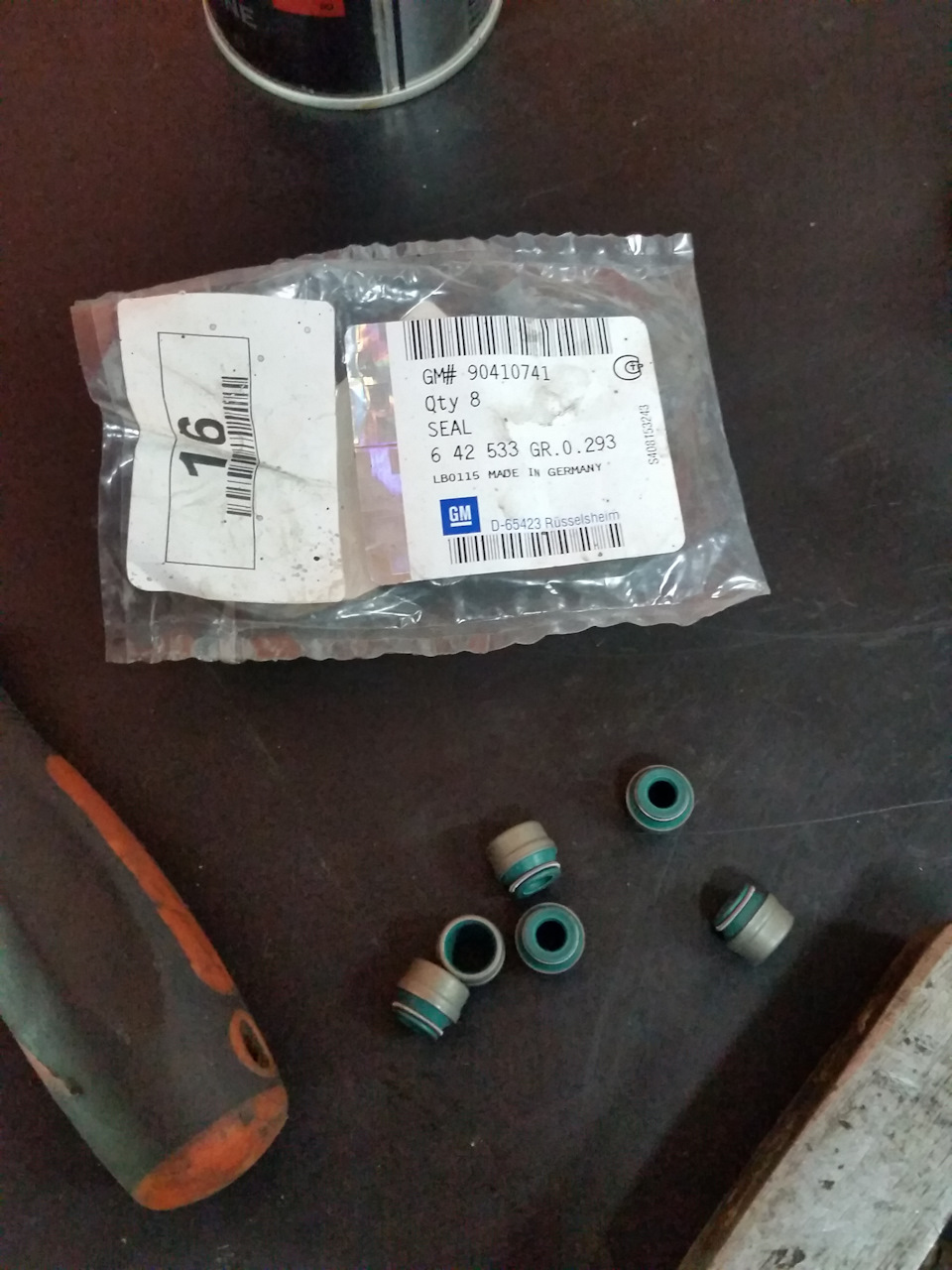 90410741 Колпачок маслосъемный CHEVROLET CAPTIVA/REZZO/EVANDA 2.0/2.4 ...